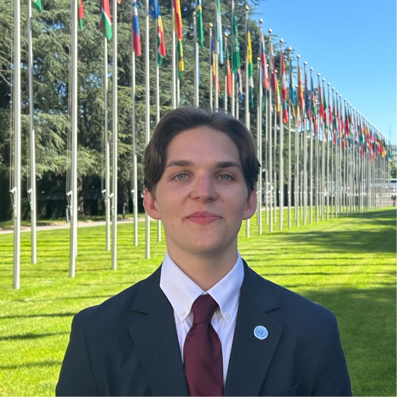 Leopold de la Torre - Center for Emerging Markets